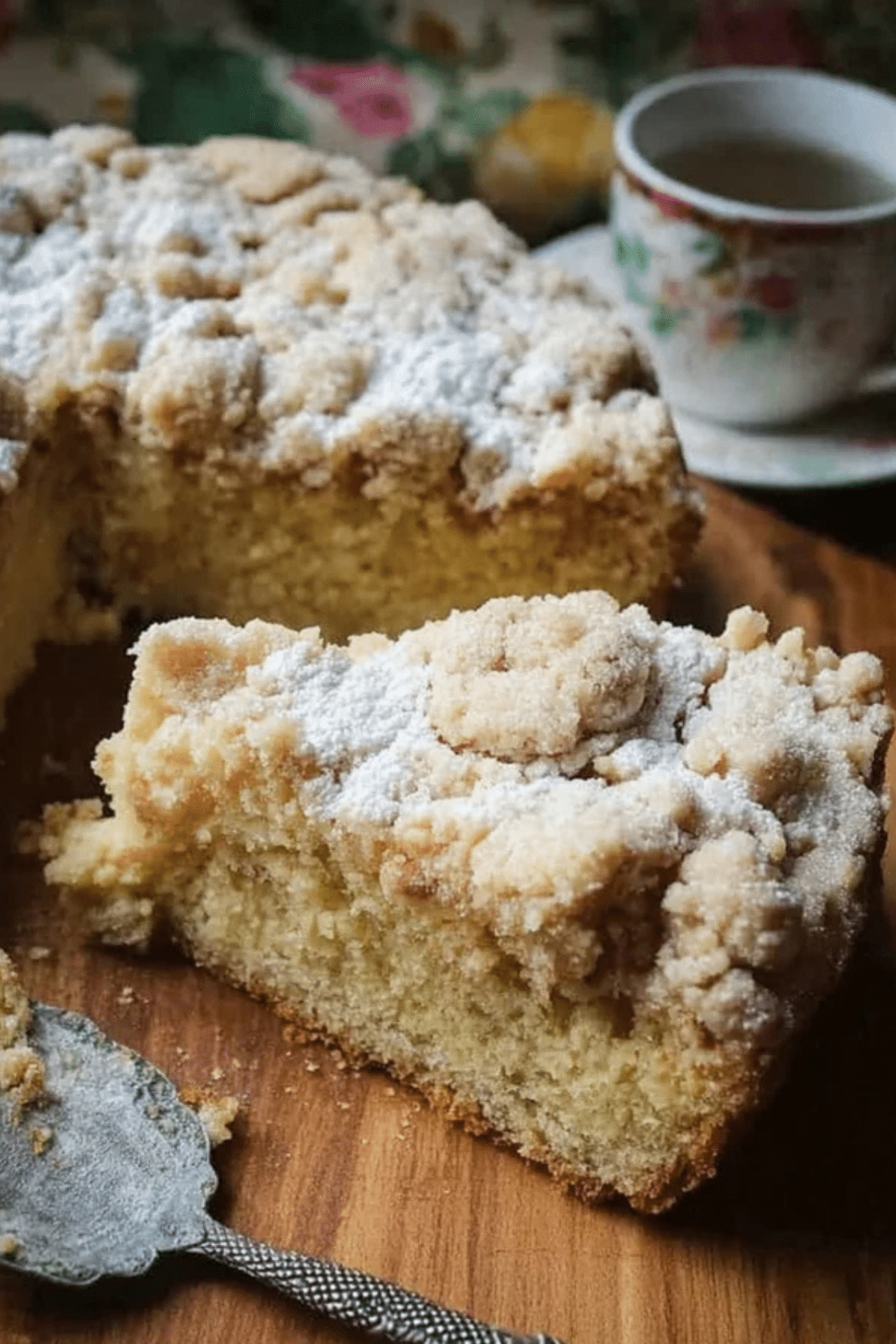 Cardamom Crumb Cake: Easy Recipe for a Cozy Morning - CookBakeShare