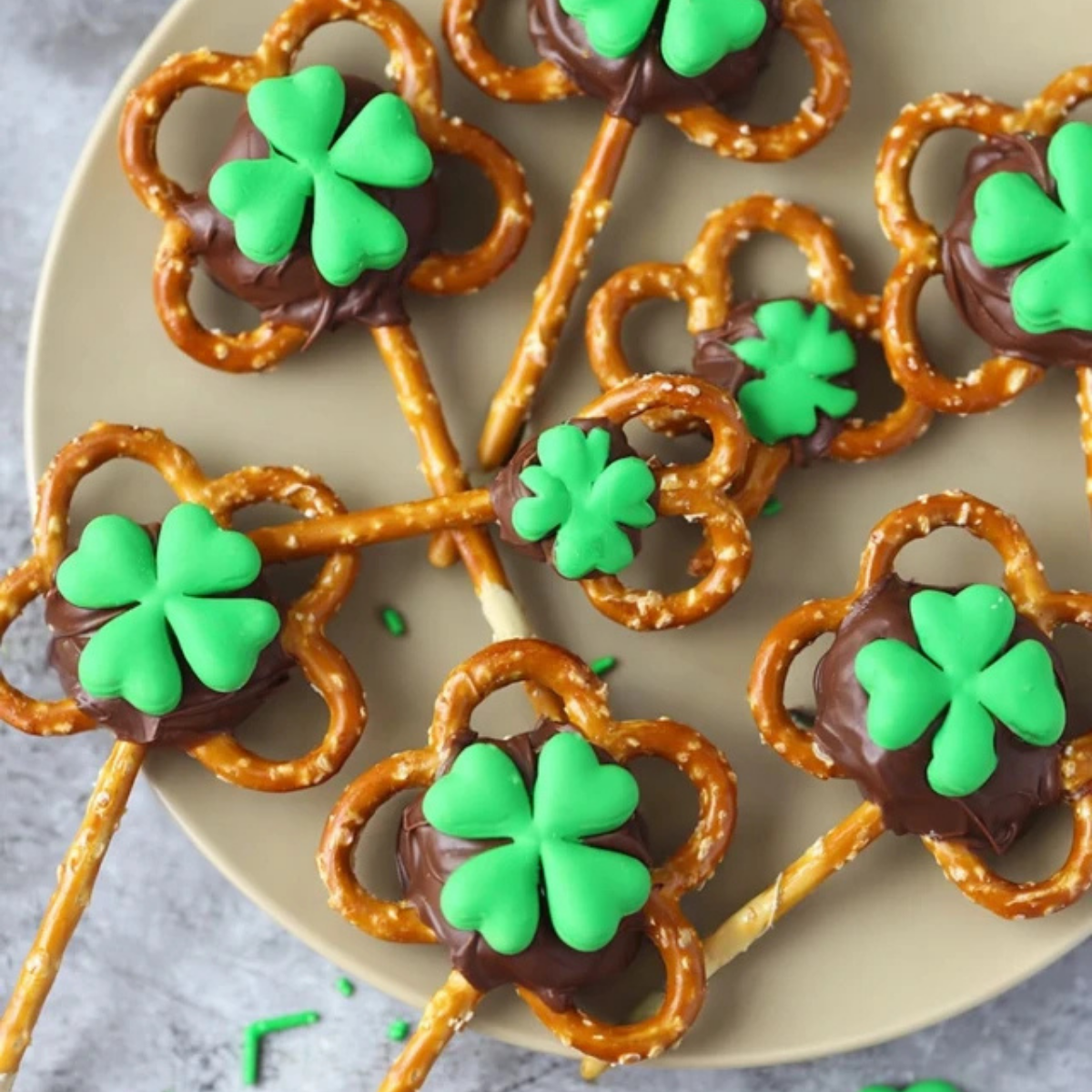 Shamrock Pretzel Pops: Easy No-Bake St. Patrick’s Day Treats ...